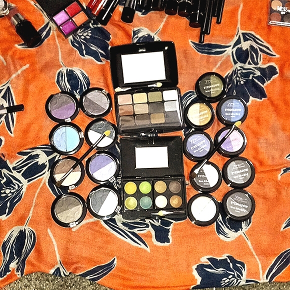 The Color Workshop | Makeup | 2 Pc Color Workshop Eyeshadow Set | Poshmark